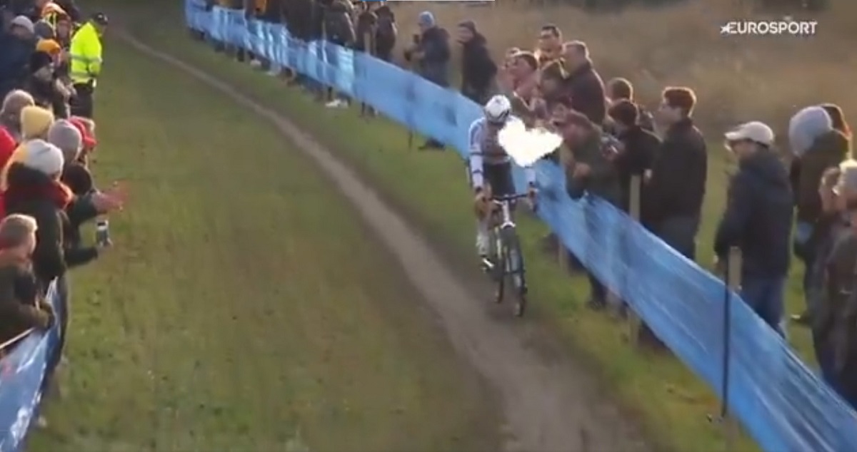Ciclocross, Mathieu van der Poel scherza dopo la “svapata” presa in ...