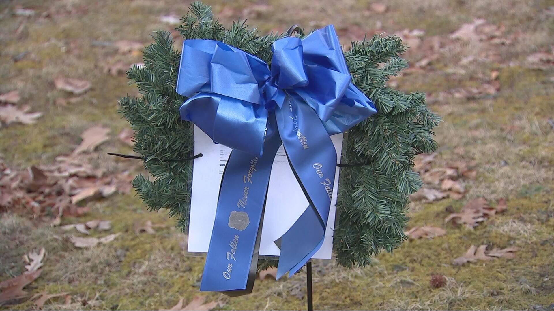Wreaths laid across Allegheny County cemeteries to honor fallen police ...