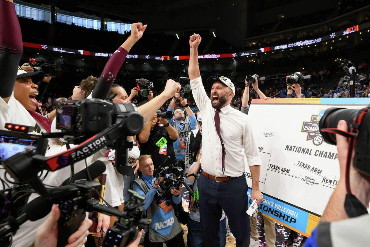Texas A&M volleyball never gave Kentucky a chance in NCAA finals sweep ...