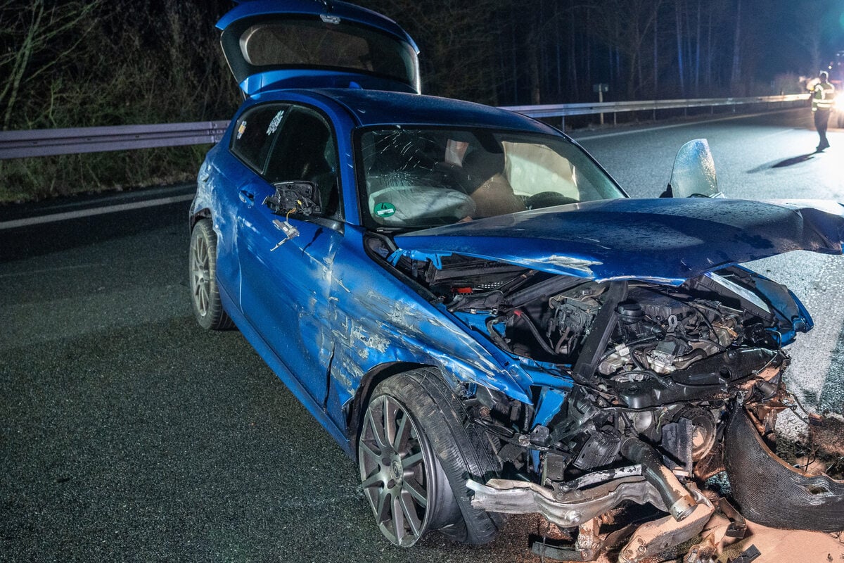 Kontrolle verloren: BMW-Fahrerin (29) schleudert 100 Meter über Autobahn