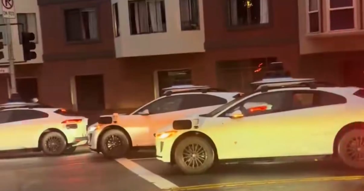 Waymo vehicles halt en masse during San Francisco blackout