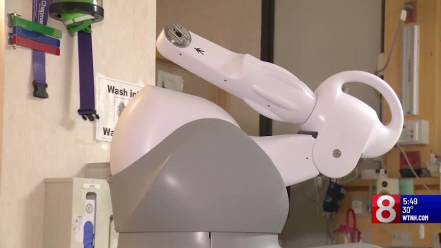Hartford HealthCare surgeon performing robotic-assisted shoulder ...