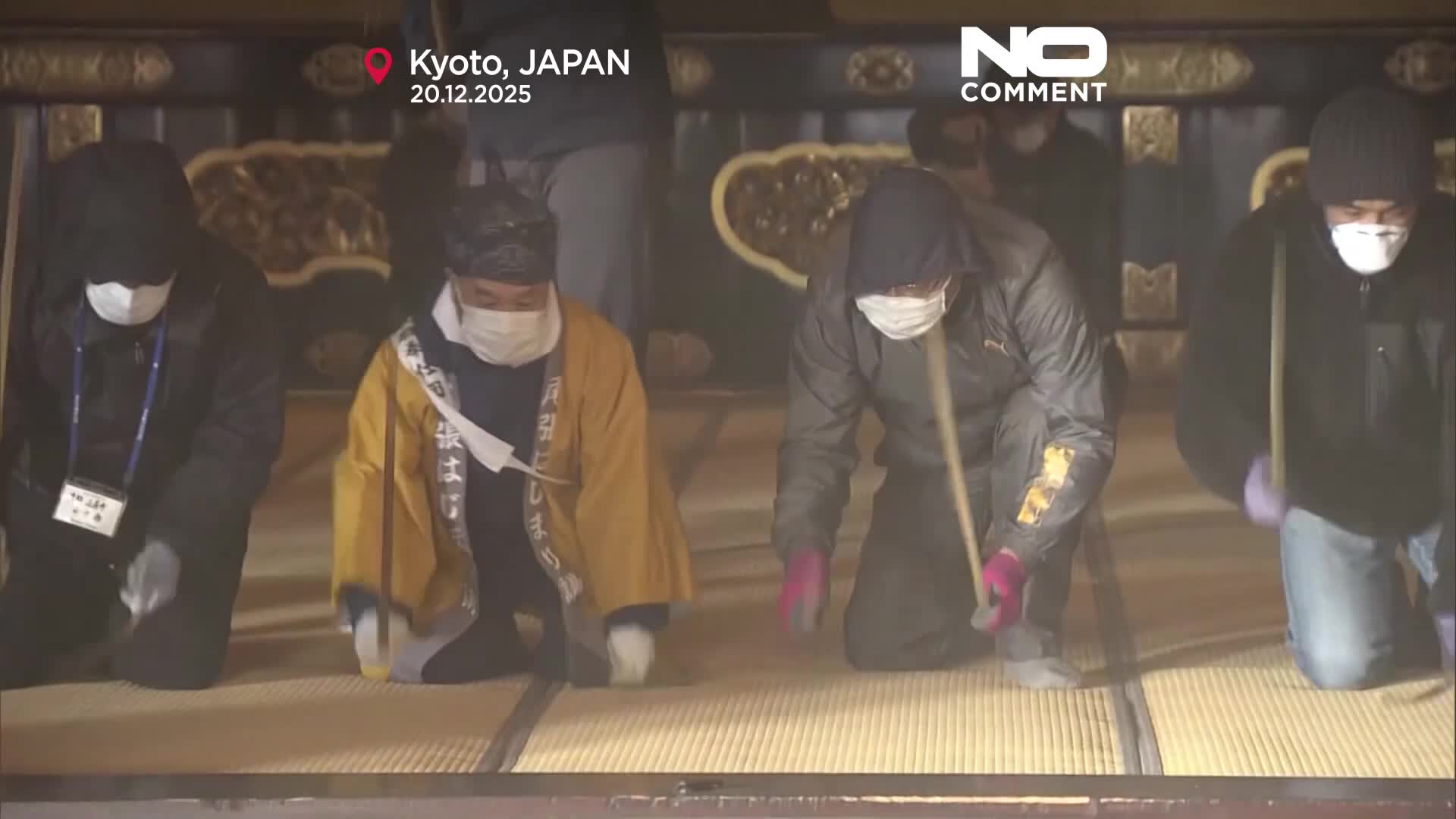 Hundreds join annual year-end clean at Kyoto's major Buddhist temples