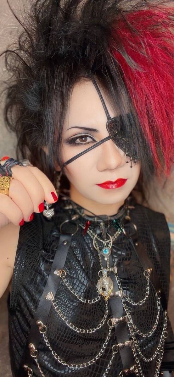 ビジュアル系＆演歌の二刀流歌手・SEIJI 「猫好き必見」経営する飲食店とシルバーブランドがコラボ