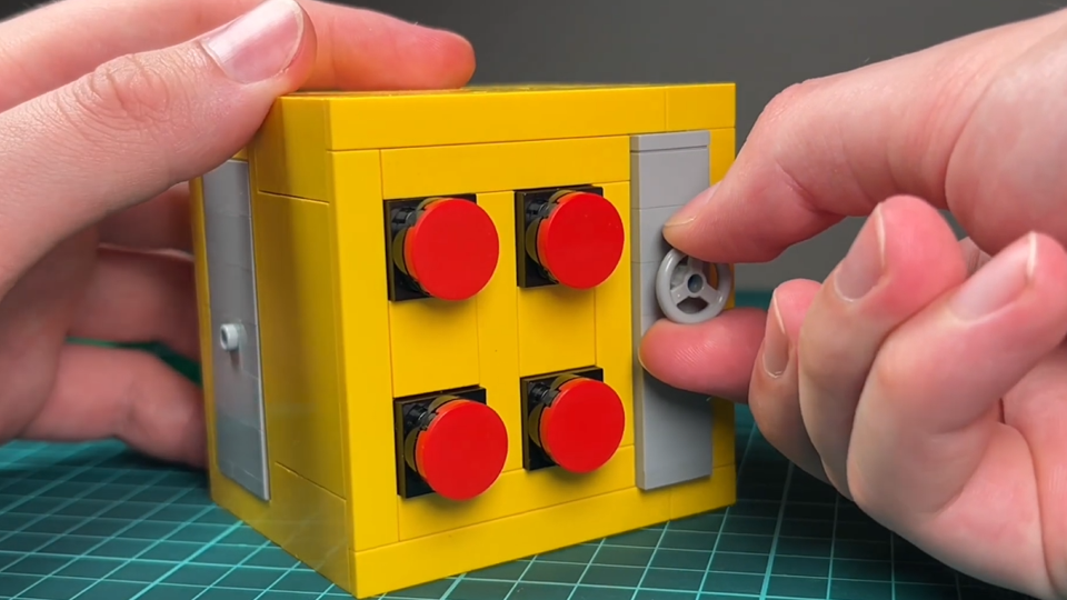 Building a LEGO safe with button lock