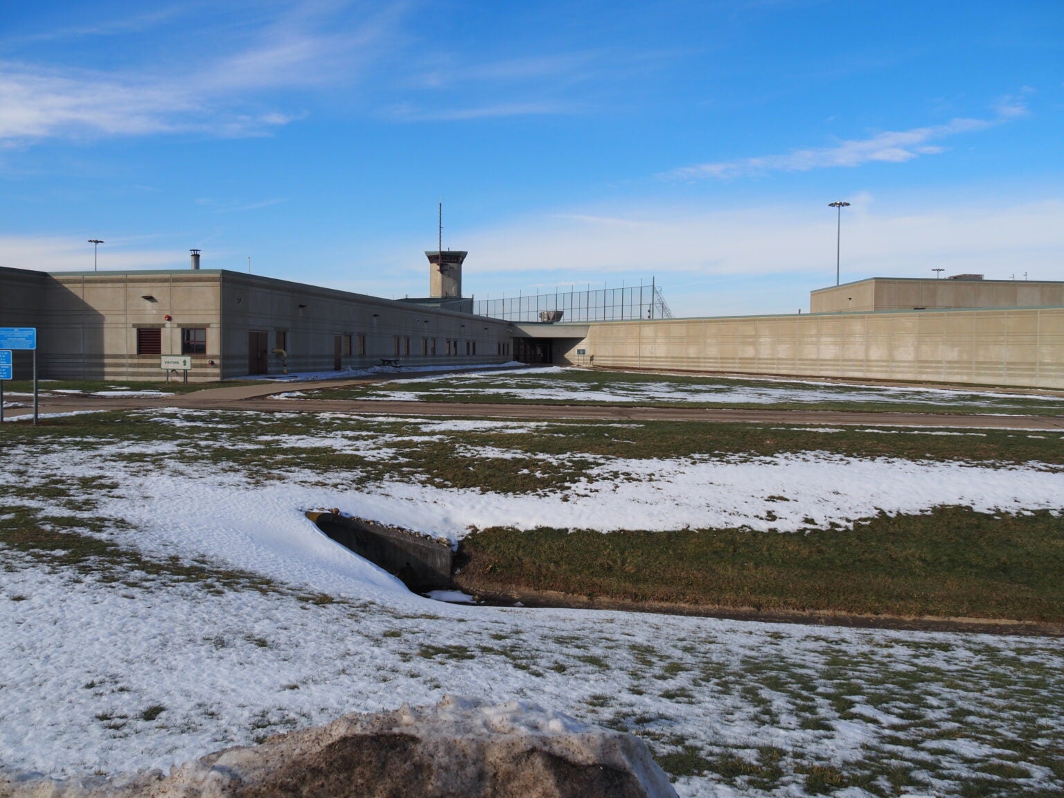 Behind the walls of Indiana's ICE detention facility