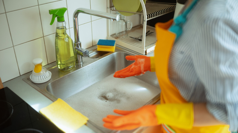 Can you clean a clogged and smelly drain with this kitchen essential ...