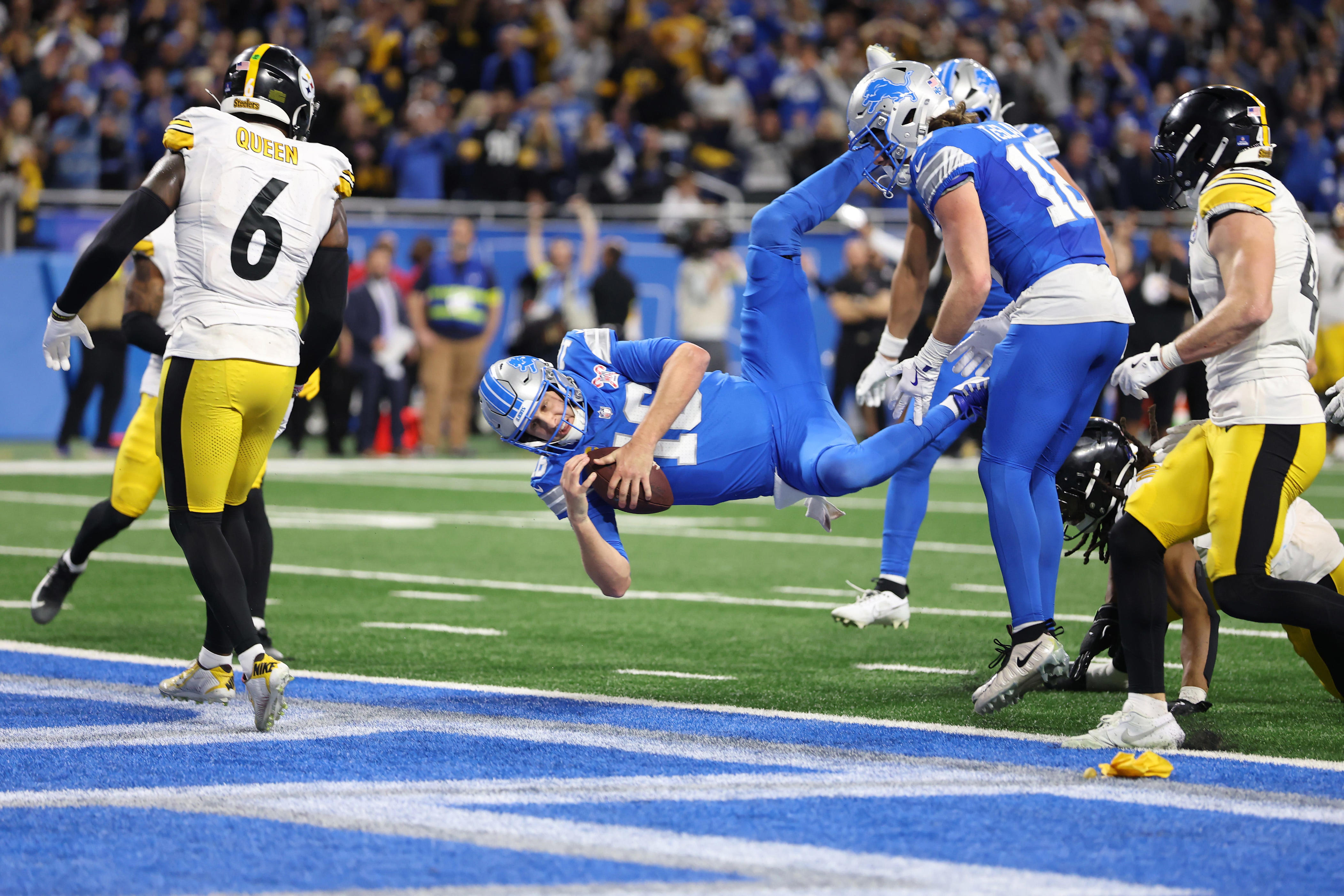 Sports world reacts to controversial Lions-Steelers ending