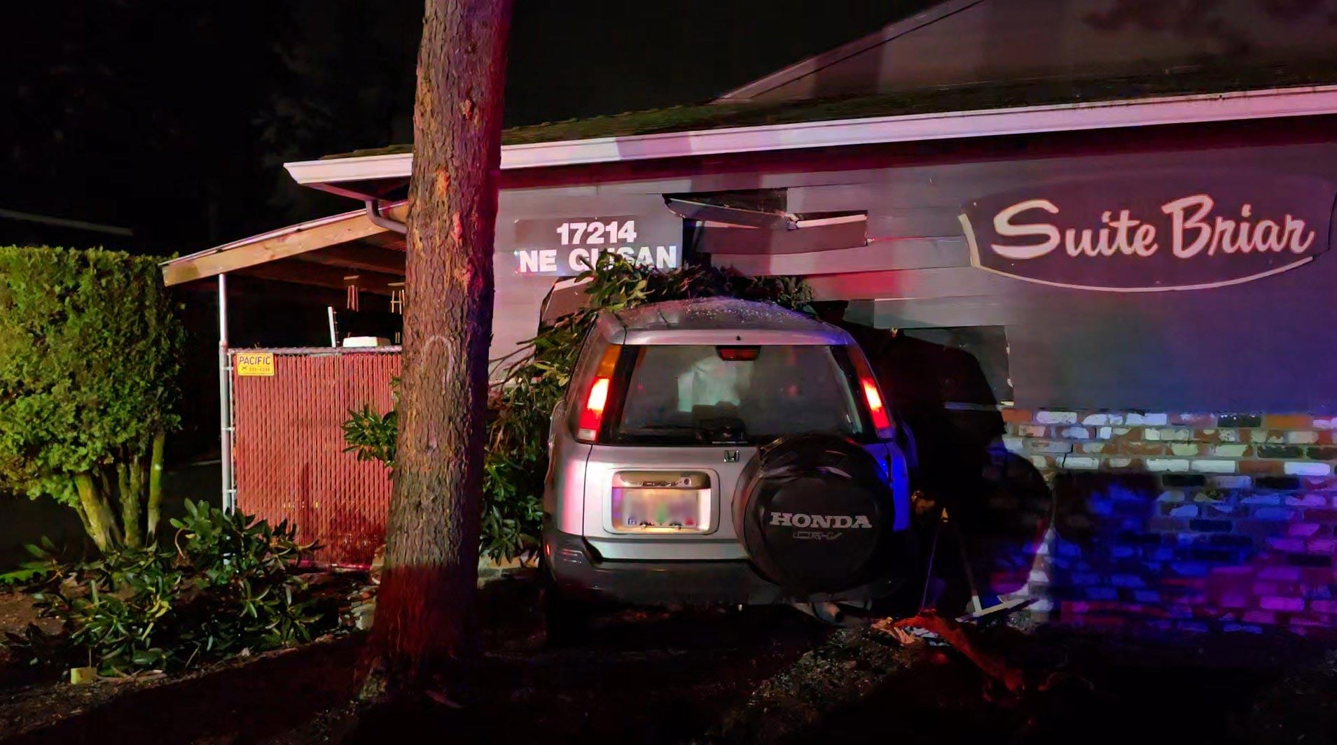Car crashes into Gresham apartment complex, displacing family