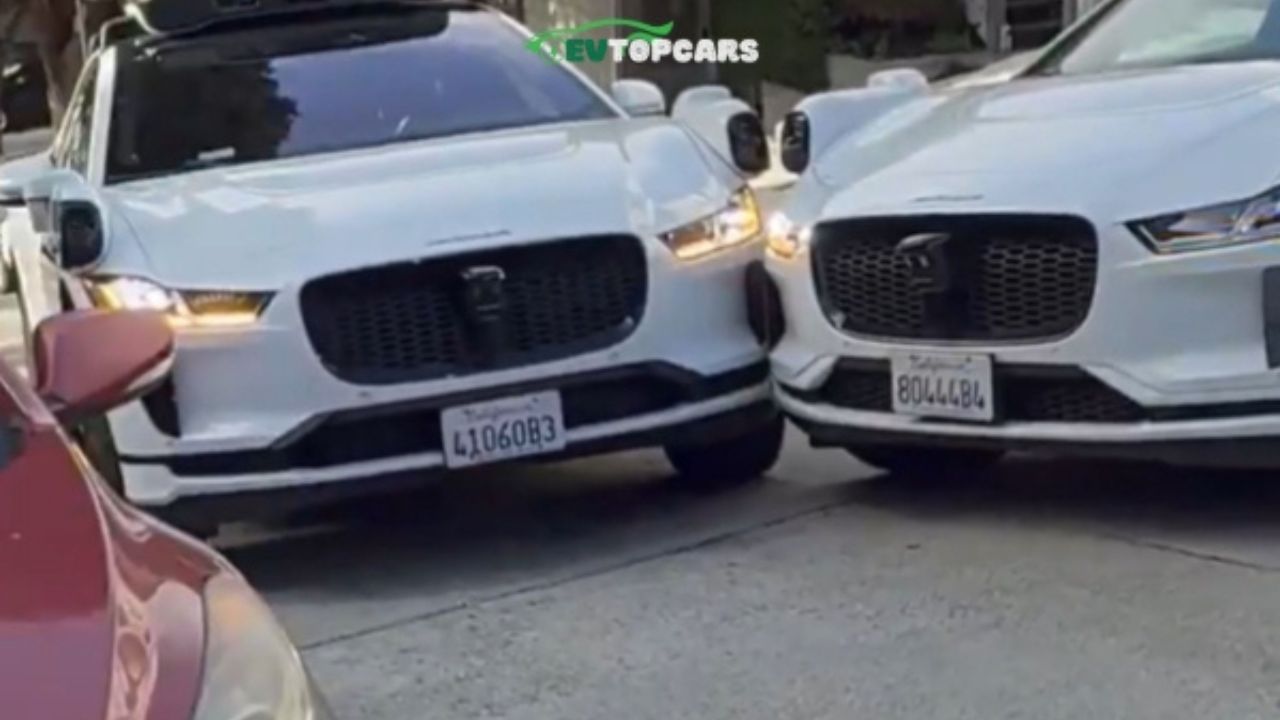 When the lights went out in San Francisco, Waymo's robotaxis just stopped