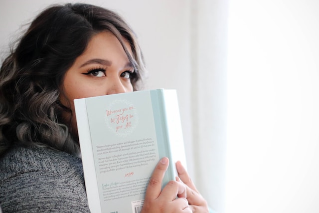 15 cool things confident introverts do that other people find weird
