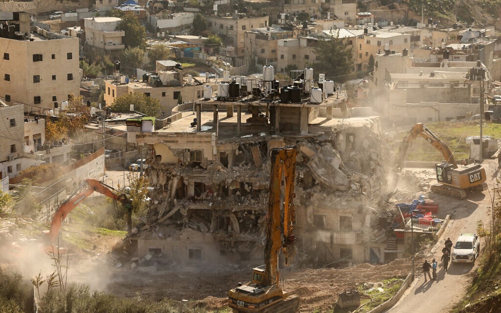 Israeli authorities demolish East Jerusalem building home to 90 people ...