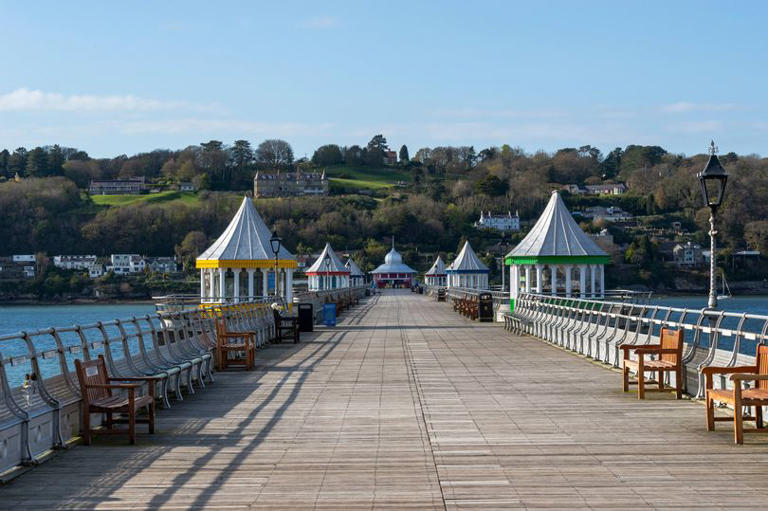 Pier holiday let plan 'permitted' before immediate 'enforcement ...