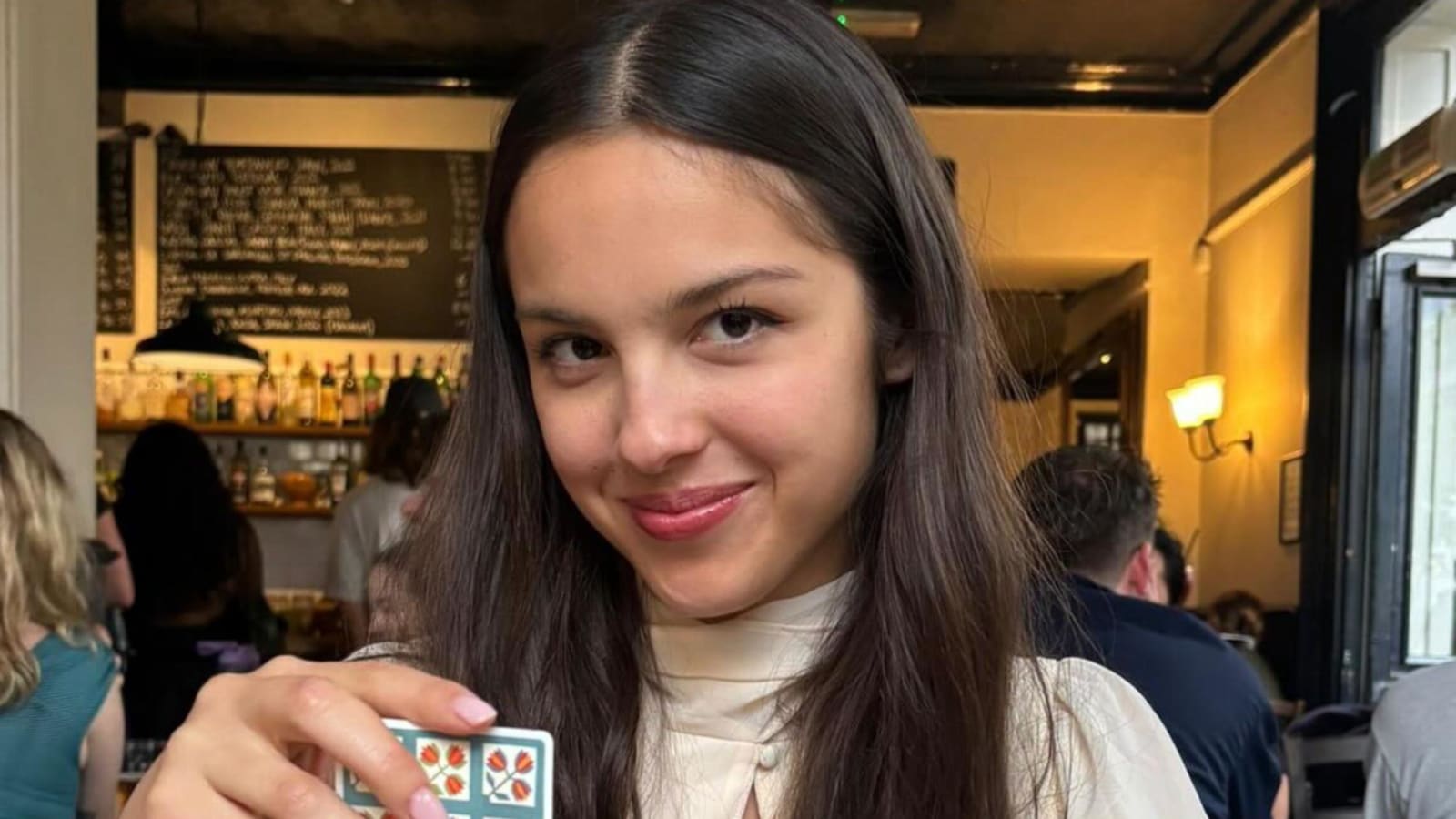 Olivia Rodrigo's tearful London night out before Louis Partridge ...