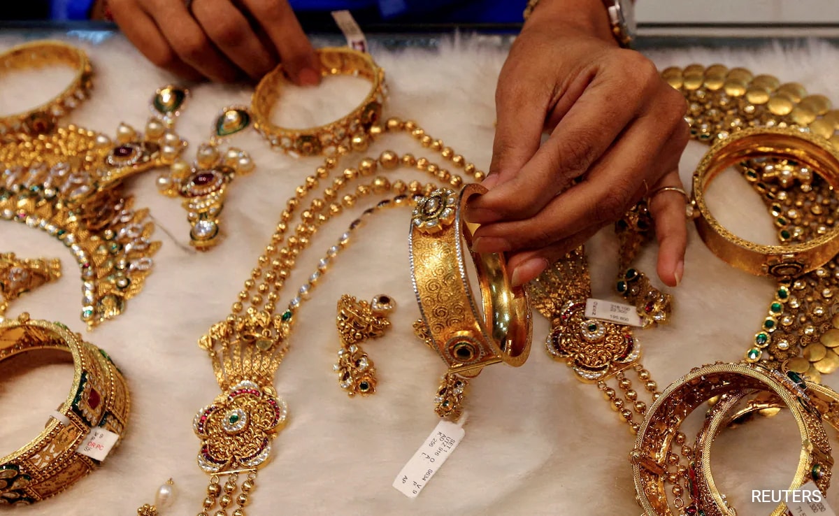 Gold hits lifetime high, silver soars 6% to record Rs 2.65 lakh per kg