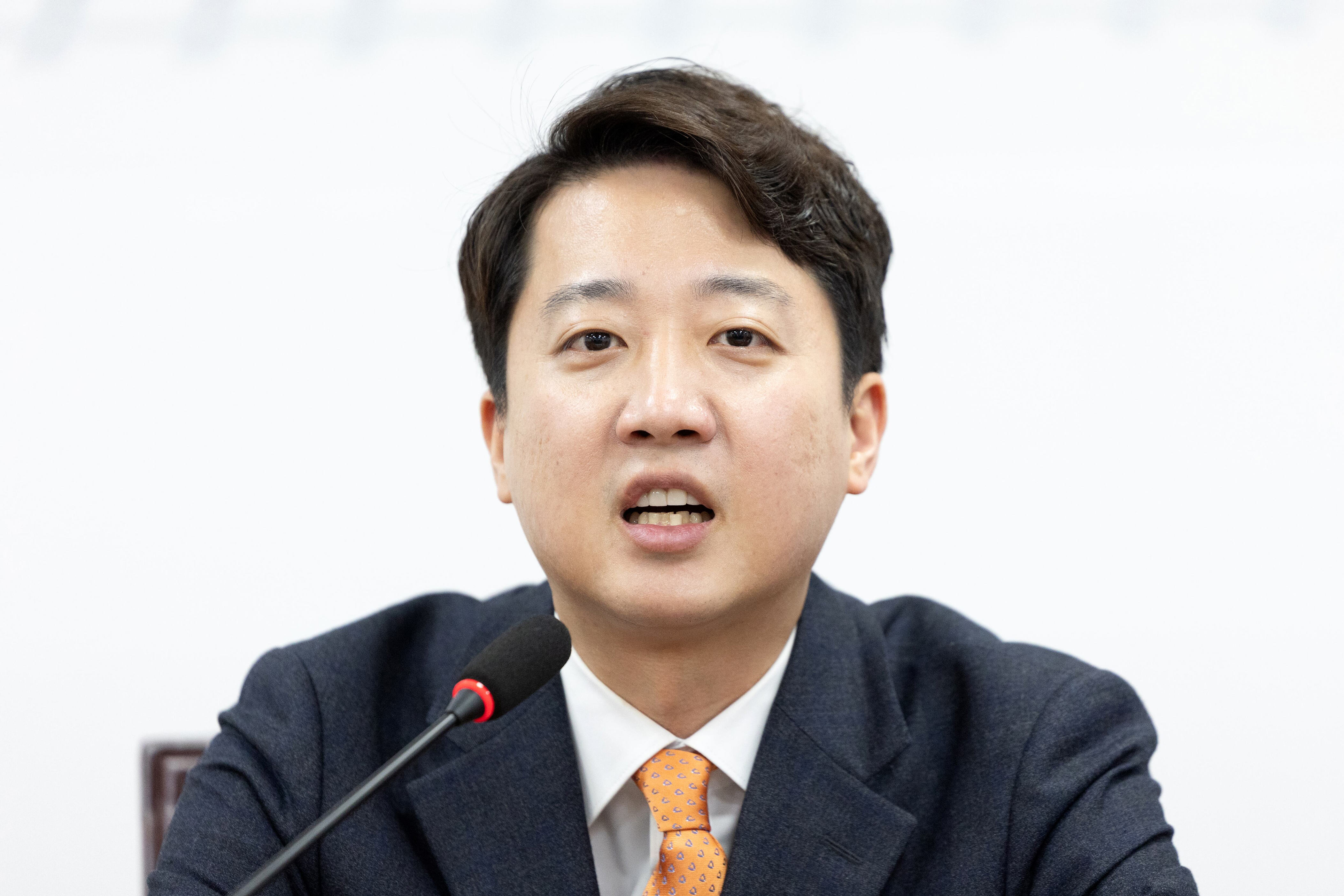 Exclusive: Reform Party leader Lee Jun-seok cleared by police