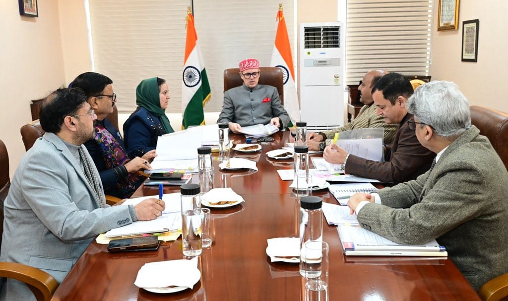 CM Omar chairs cabinet meeting, policy to allocate land to flood ...