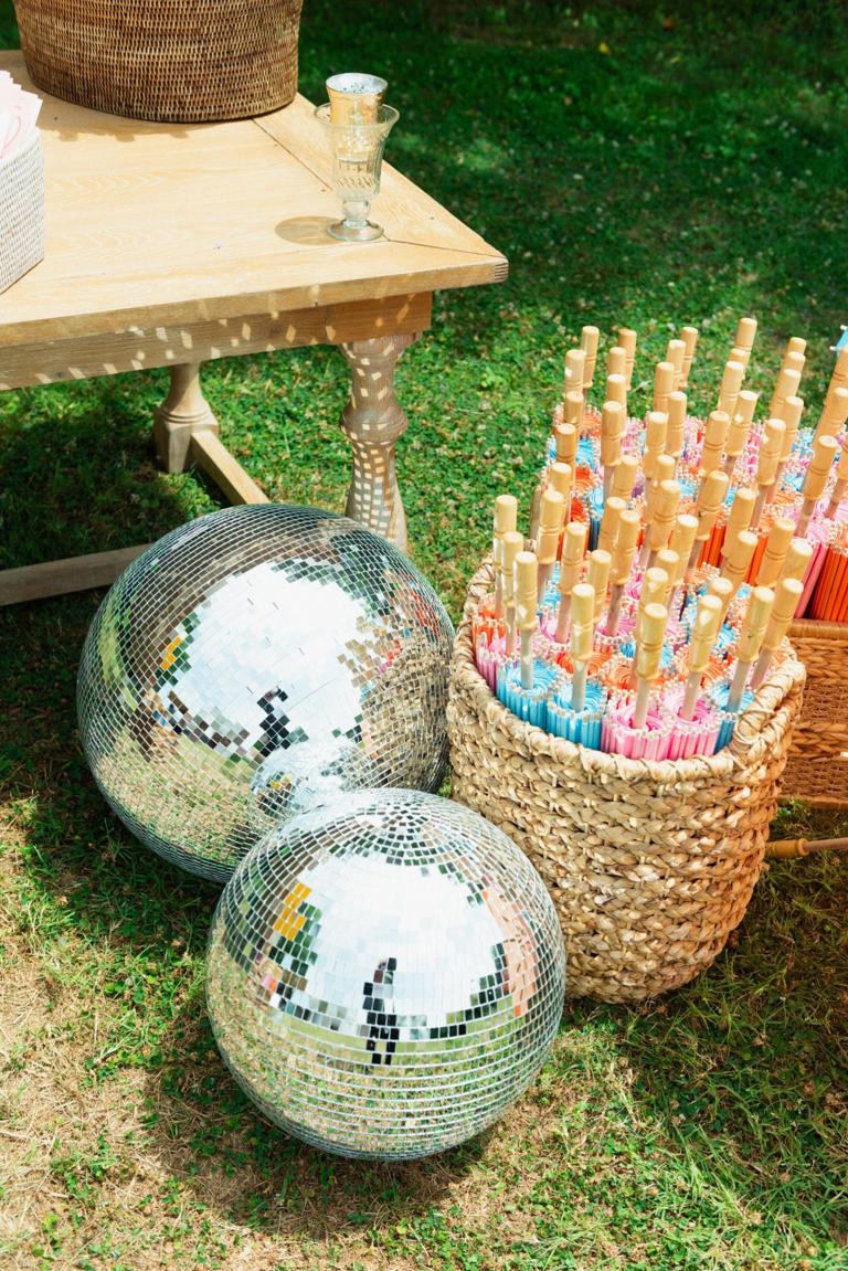 This 'sassy southern disco'-themed wedding featured a hot-pink-and ...