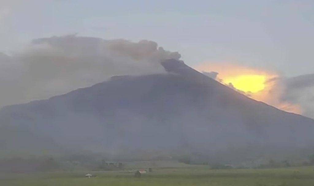 Kanlaon Volcano logs ash emission