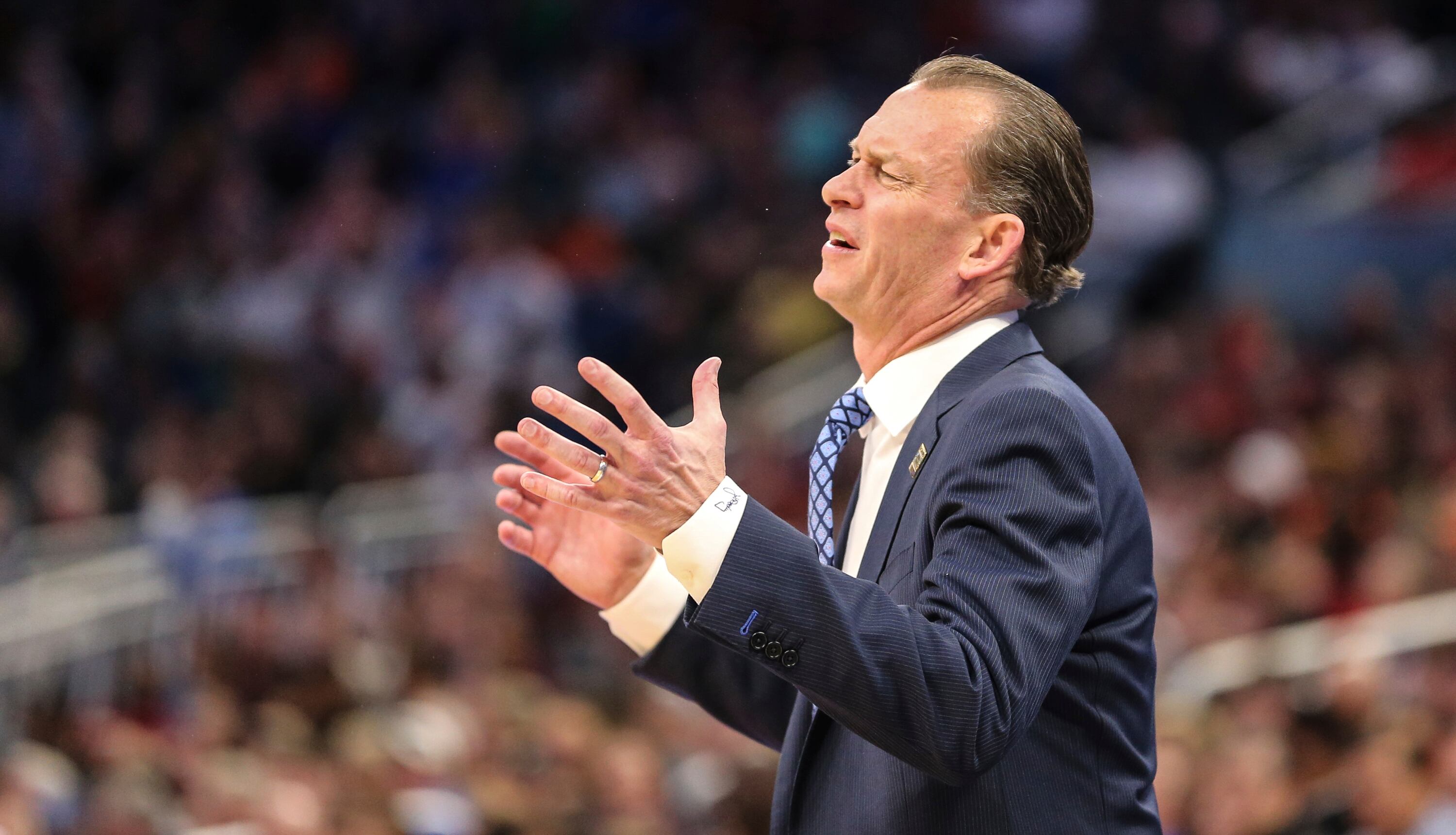 Longtime Kansas hoops assistant Joe Dooley arrested on DUI