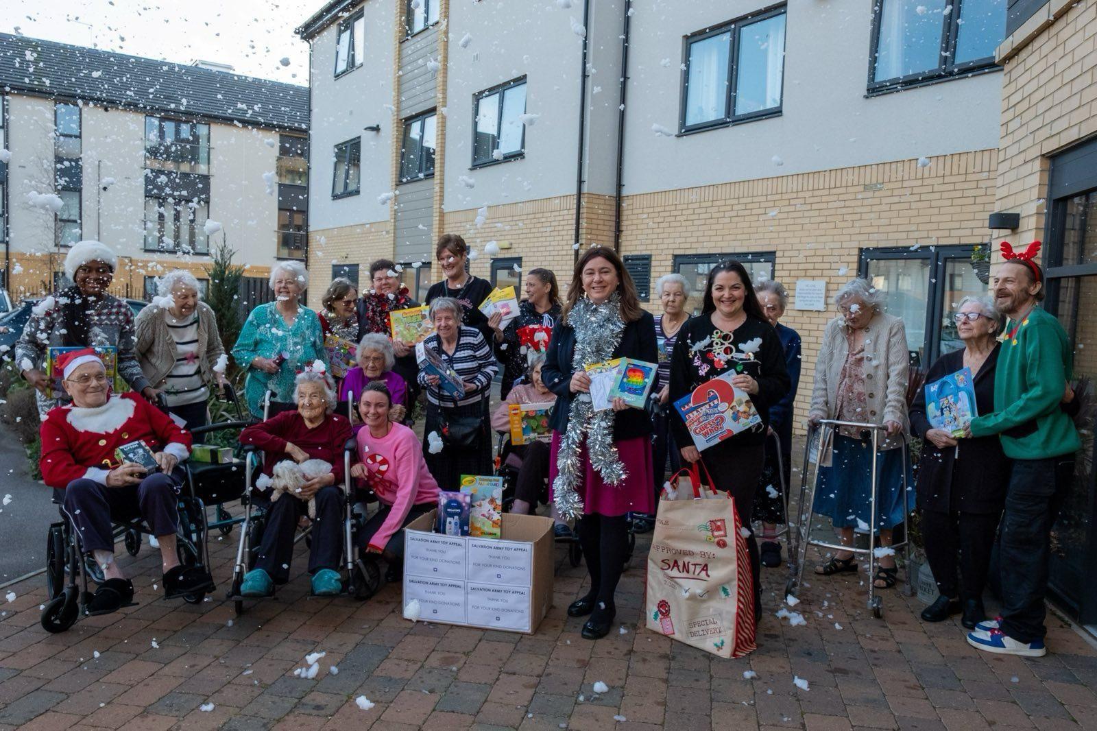Alex Mayer MP joins residents at Thorn Springs Care Home for a heart ...