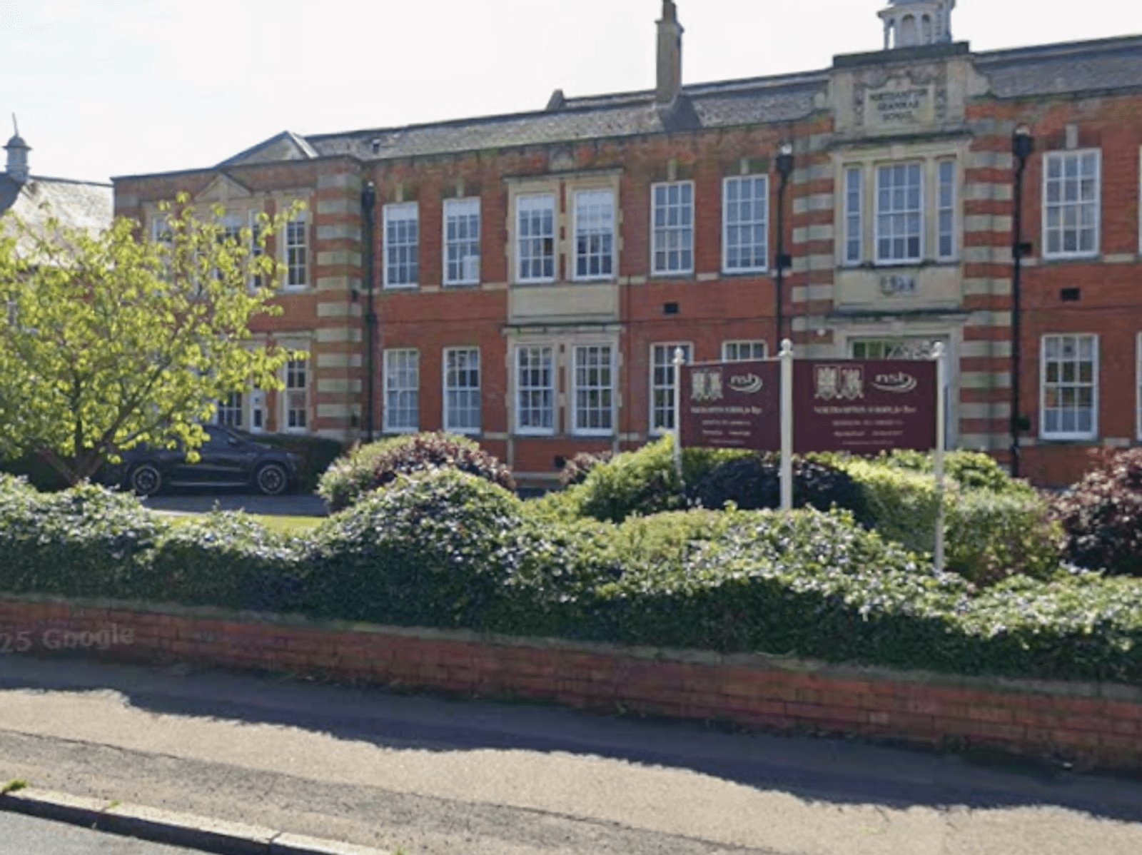 British state school becomes first taxpayer-funded comprehensive to top ...