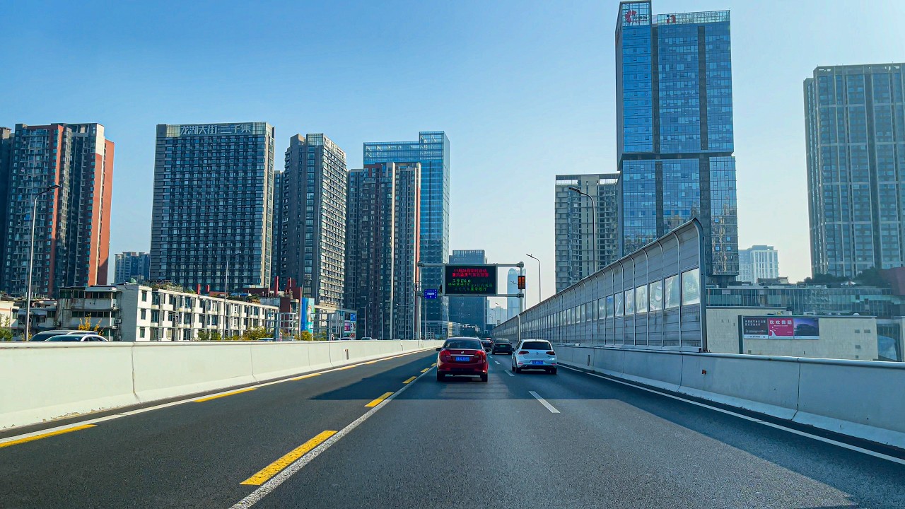 Exploring the ring road in Chengdu