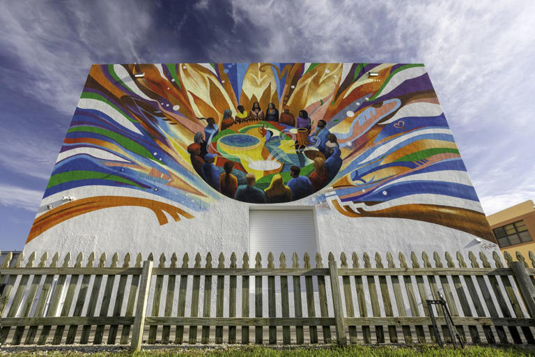 This underrated Florida town welcomes 600 artists every year to turn ...