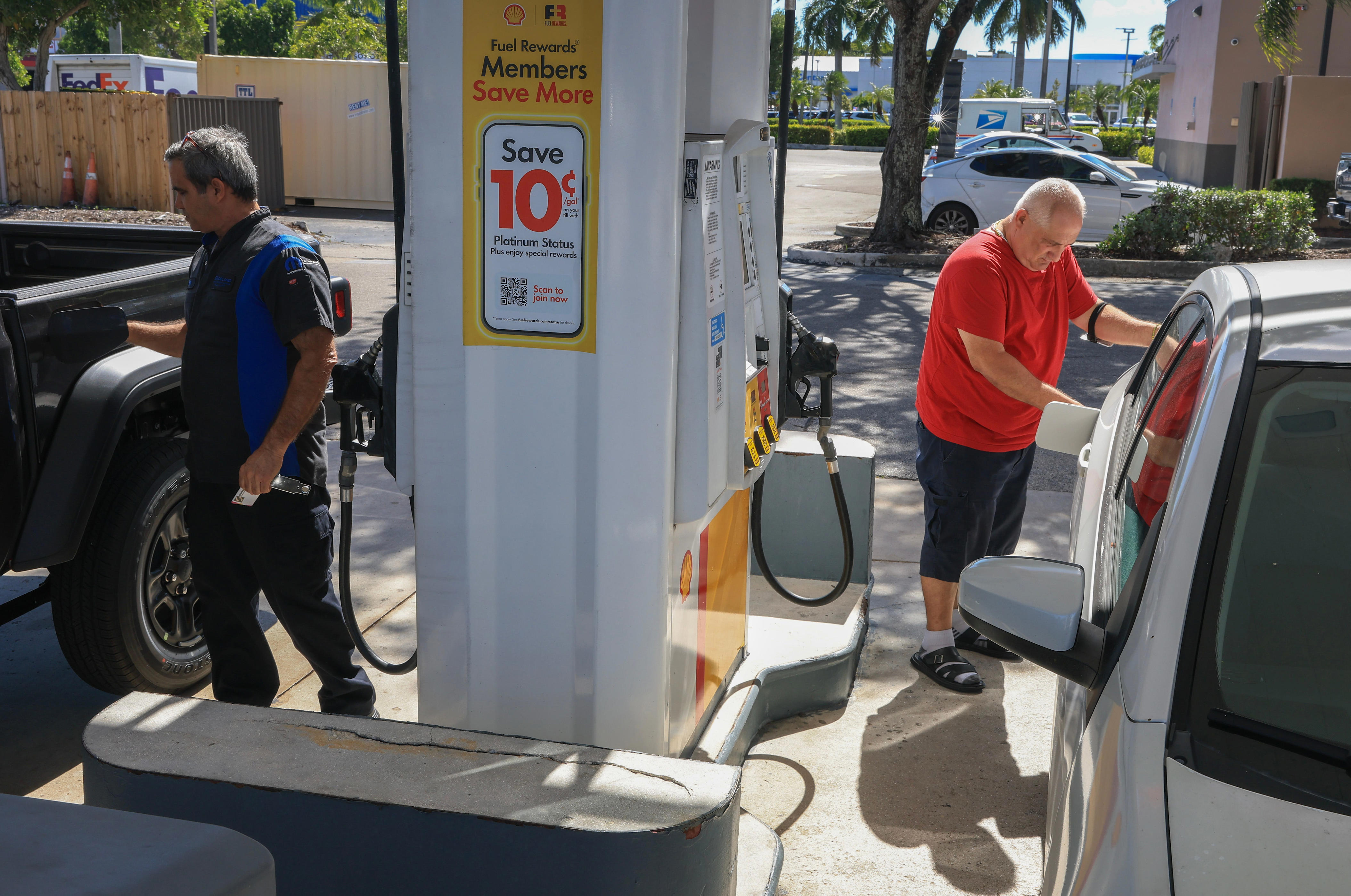 Indiana gas prices slightly lower than national average. How much?