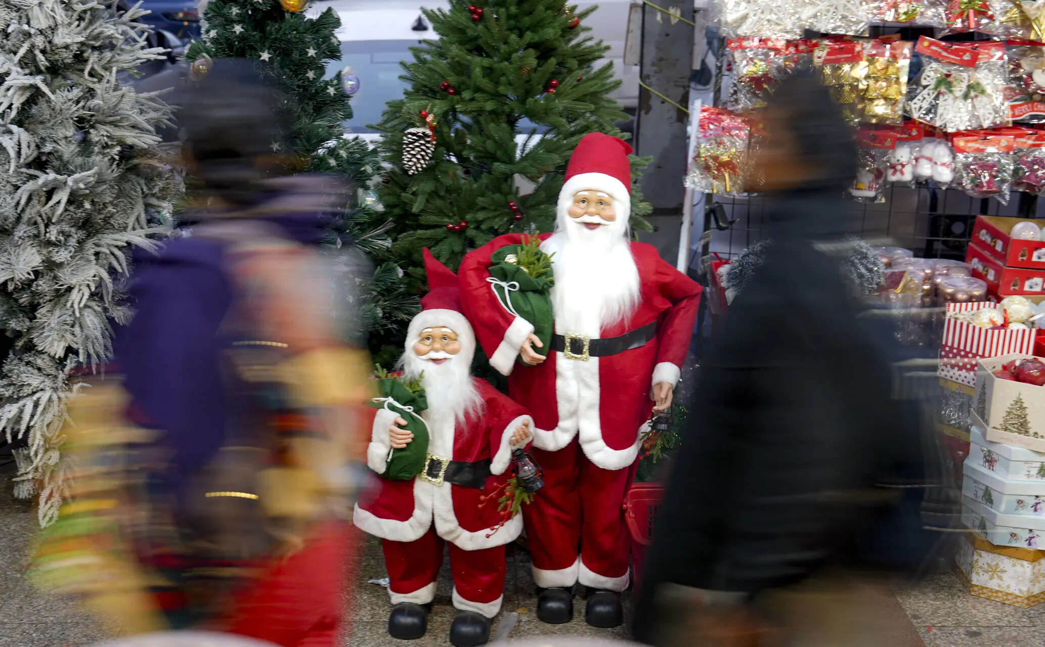 Christmas 2025: From Walmart, Costco to Target, check which stores are ...