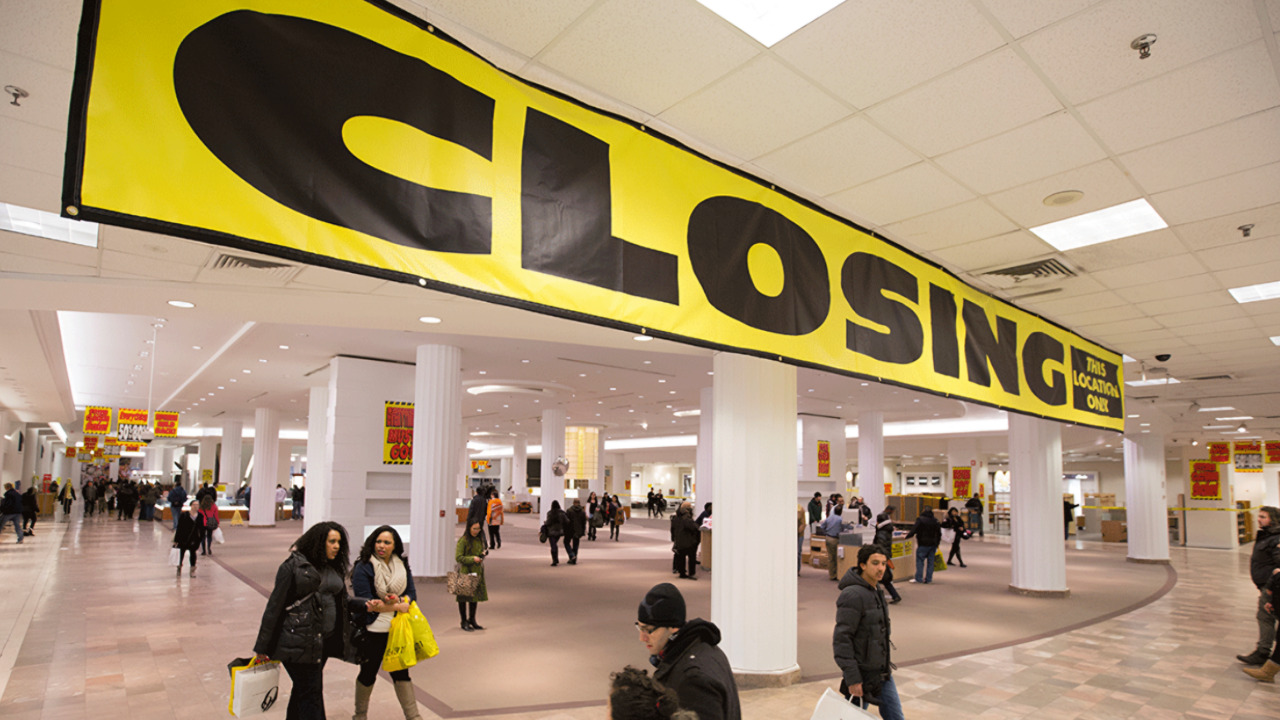 25,000 jobs on the line—chain implodes, leaves 443 empty storefronts ...