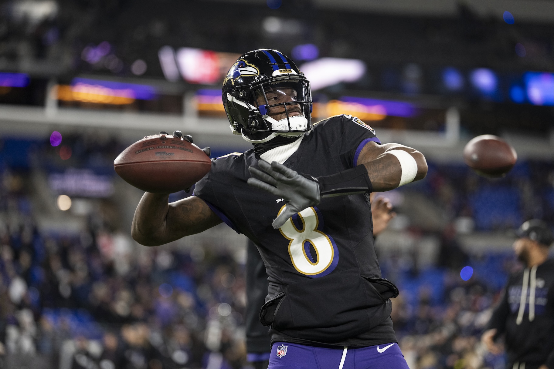 Lamar Jackson back injury explained - Is he coming back? Latest status ...
