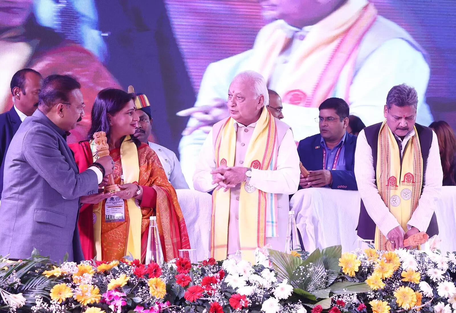 Minister urges VCs to revive students’ interest in humanities, social ...