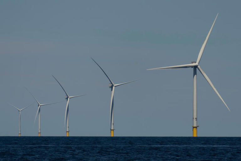 Feds halt wind power projects over 'national security'