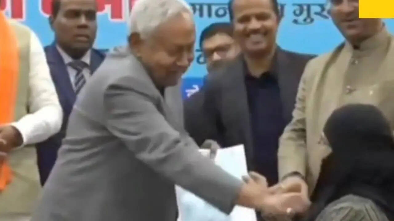 Bihar doctor whose niqab was pulled down by CM Nitish Kumar does not ...