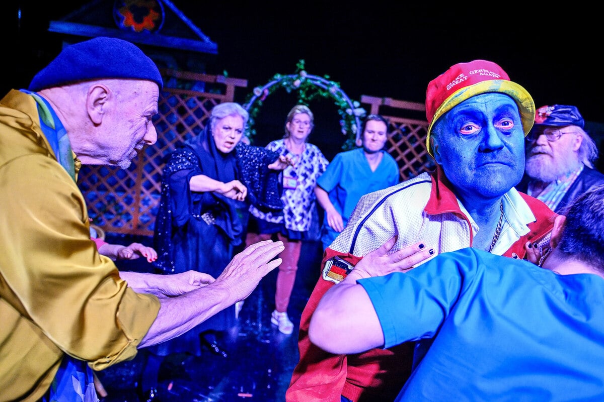 Vorsicht vor den Nazi-Zombies: Horror-Satire "Apokalypse 2033" in Dresden