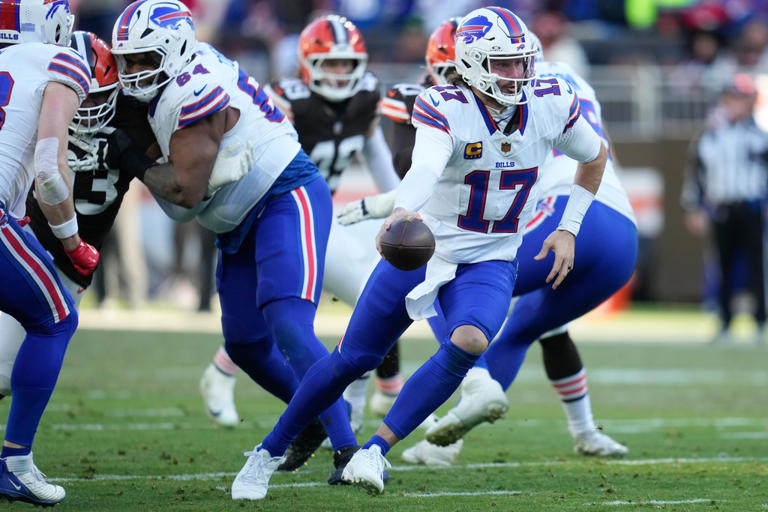 Josh Allen listed day to day with sore right foot, but expected to play ...