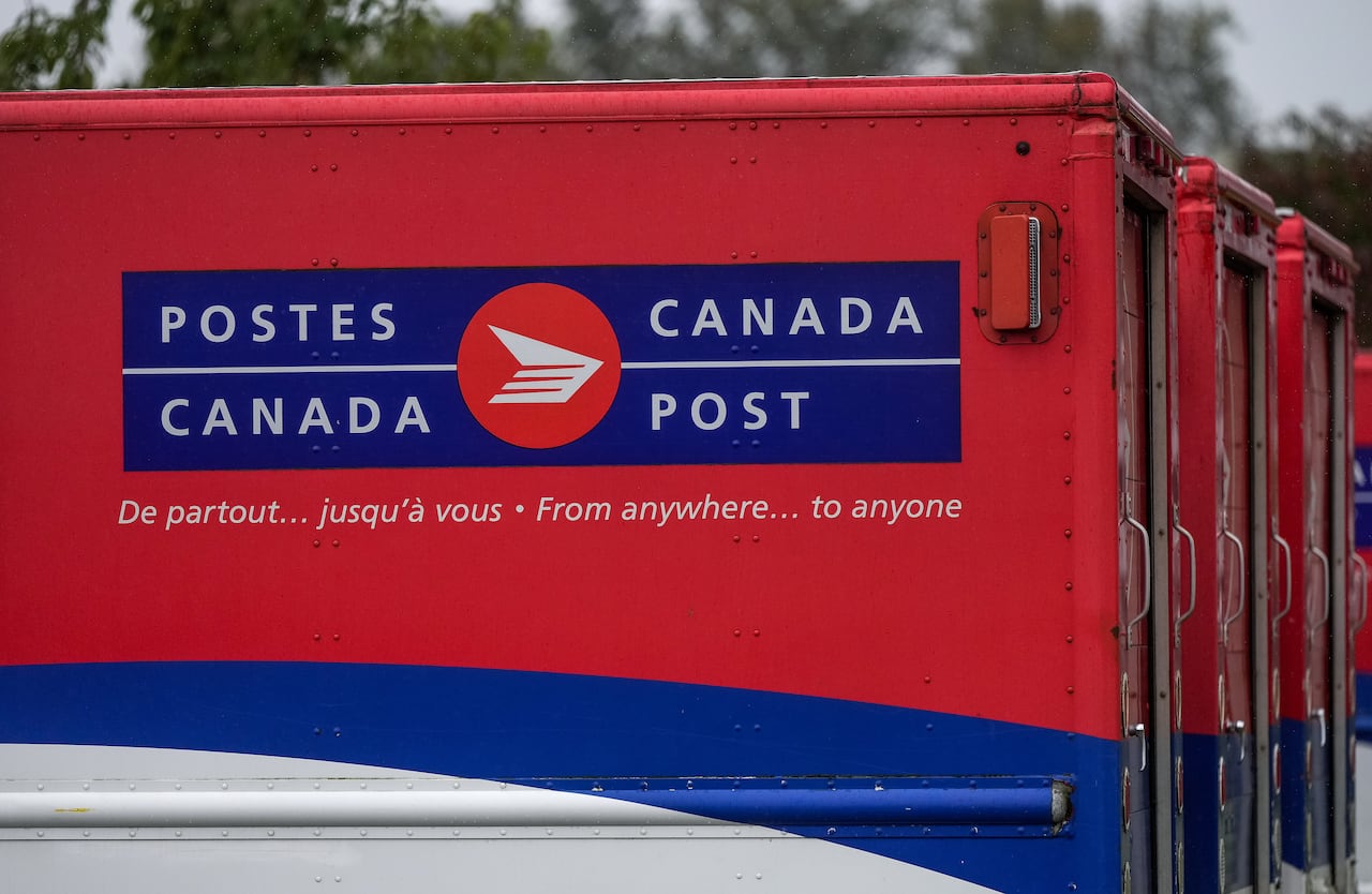 Canada Post and postal workers union reach tentative agreement