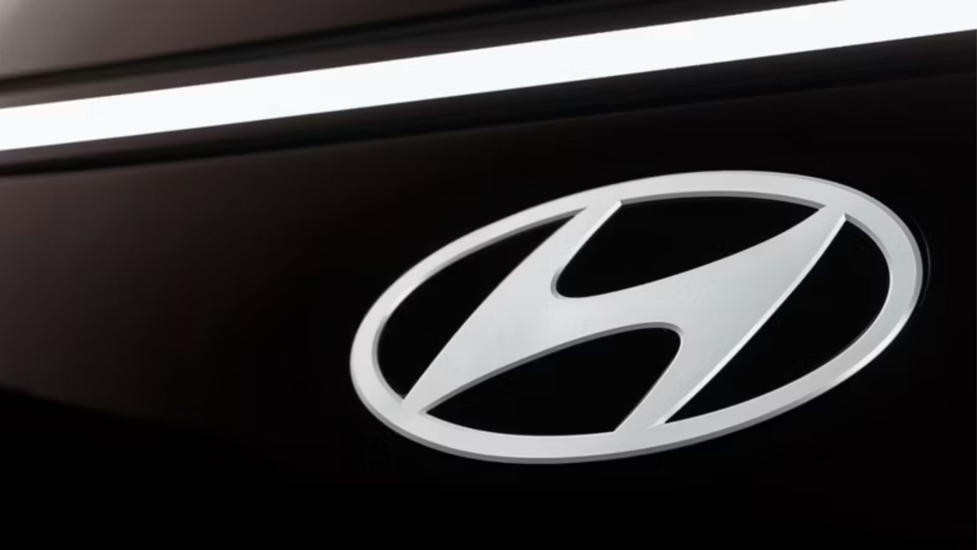 Hyundai goes big on EVs with its largest model yet and advanced 800 ...