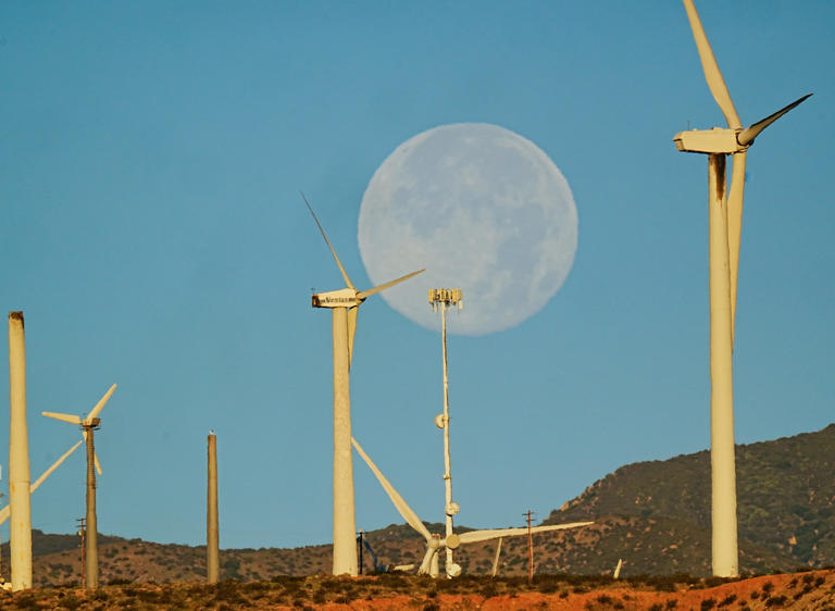 When is the next full moon? First supermoon in California for 2026