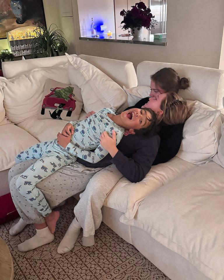 Jessica Alba and her kids show off their sweet holiday tradition in new ...