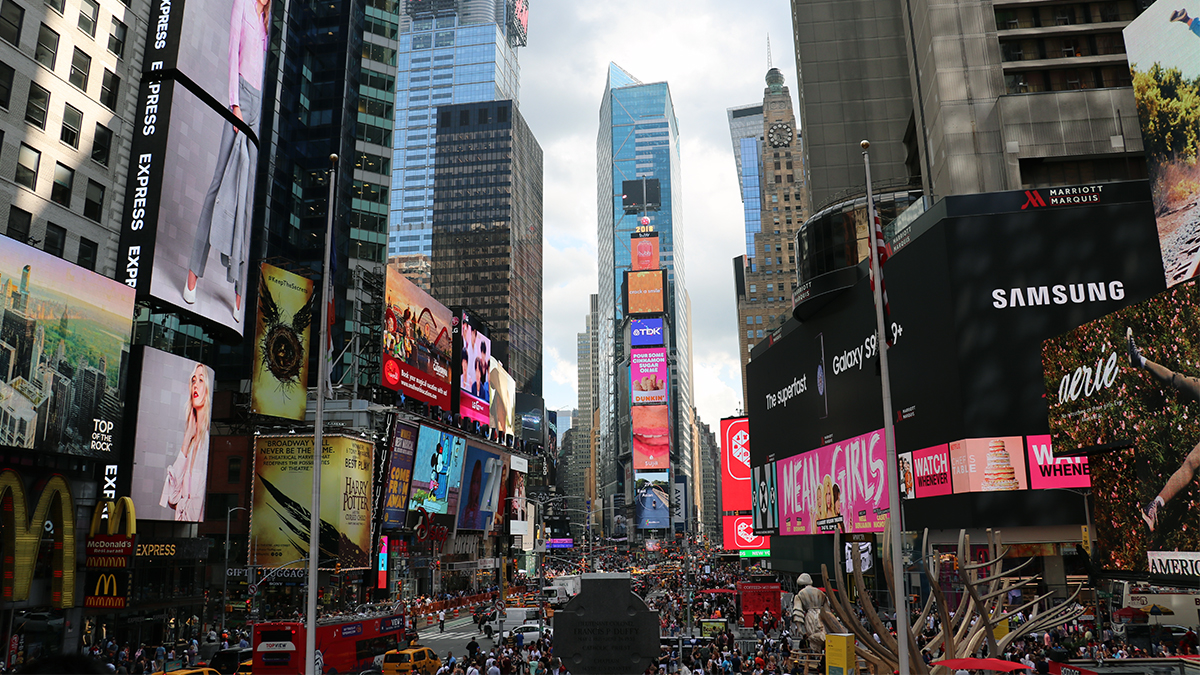 DA: Vendor indicted for lighting man on fire in Times Square, fleeing ...