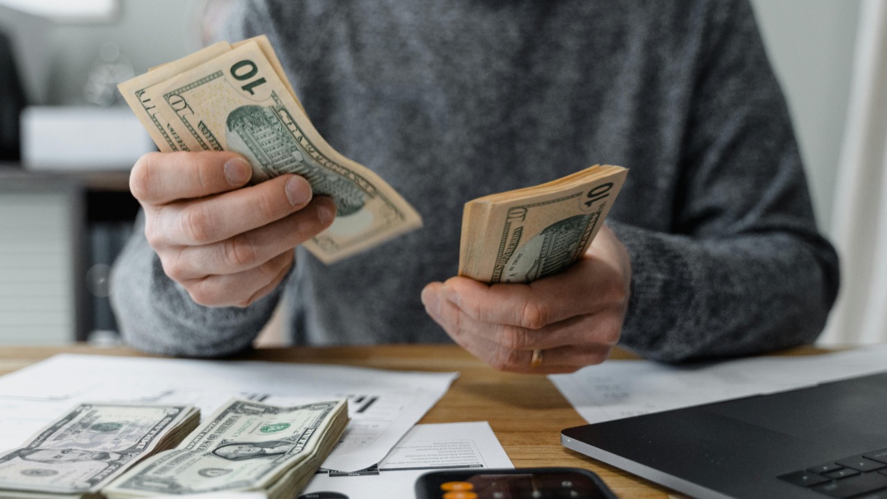 10 money moves to make before 12/31