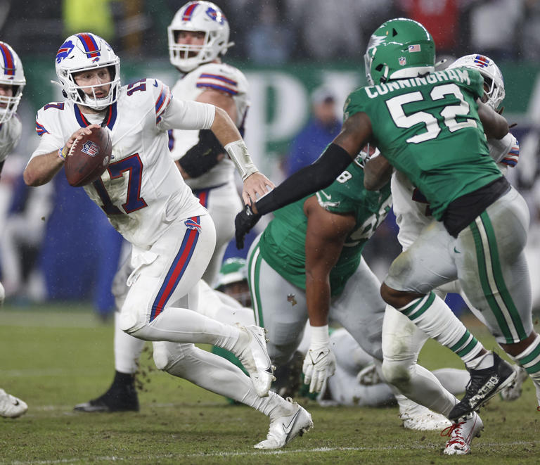 Eagles open as underdogs against the Bills, but their Super Bowl odds ...