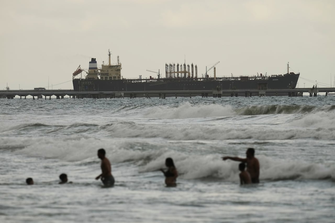 What's behind the US.'s interception of oil tankers off the coast of ...