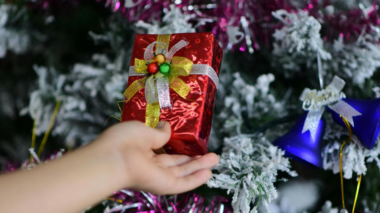 You’re not cheap for gifting handmade Christmas presents