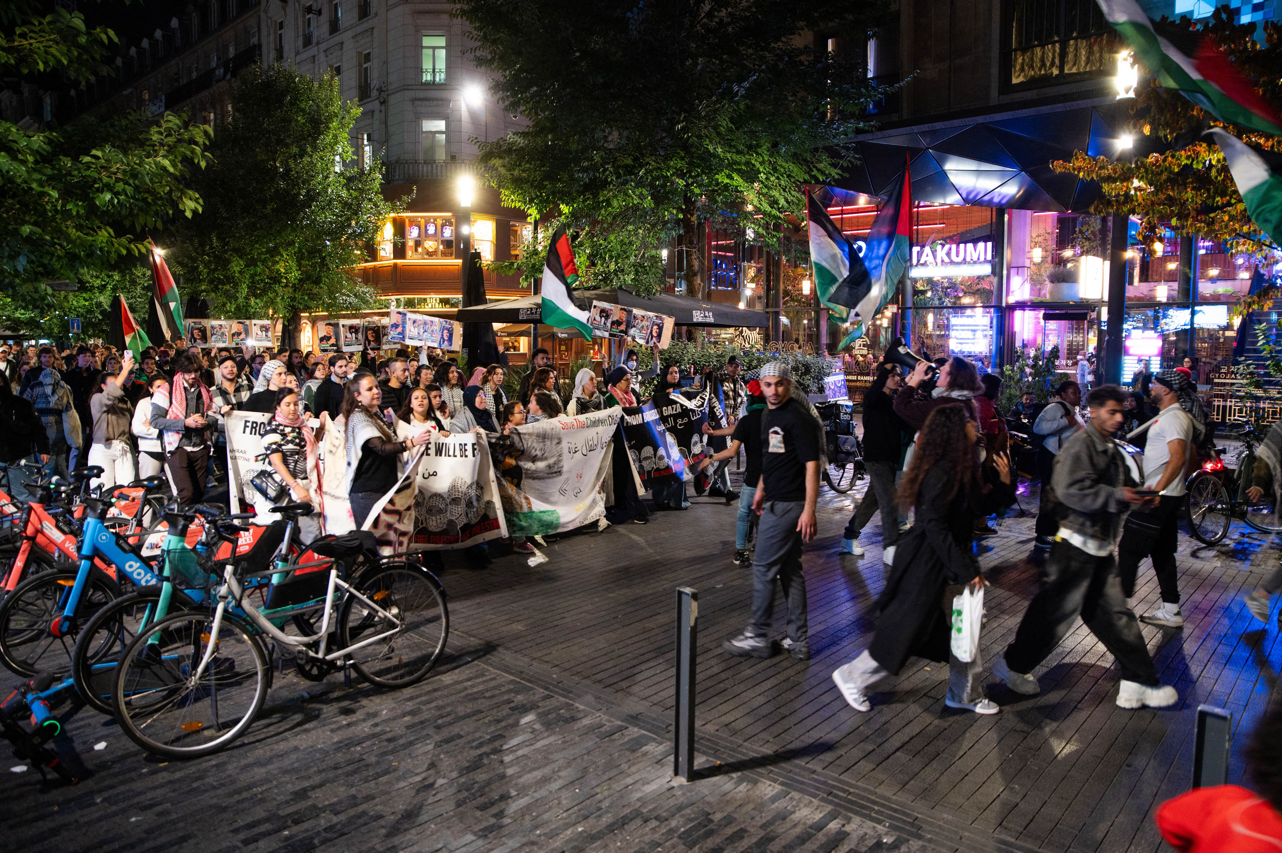 Anti-Israel protests continue at Belgium Christmas markets with smoke ...