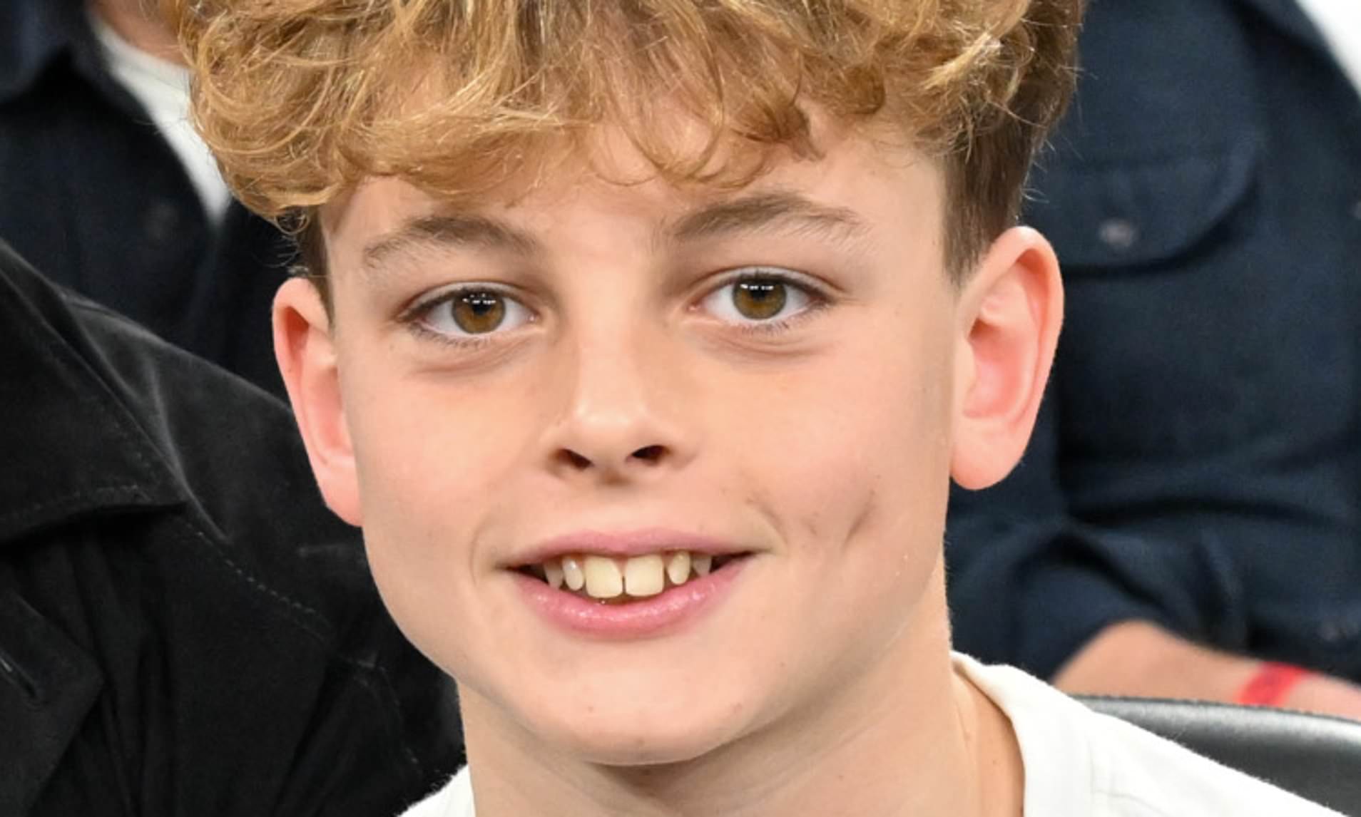 His dad was in Wedding Crashers and dated Jennifer Aniston, who is he?