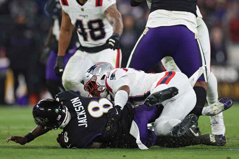 Lamar Jackson injury update: Ravens QB currently 'day-to-day'