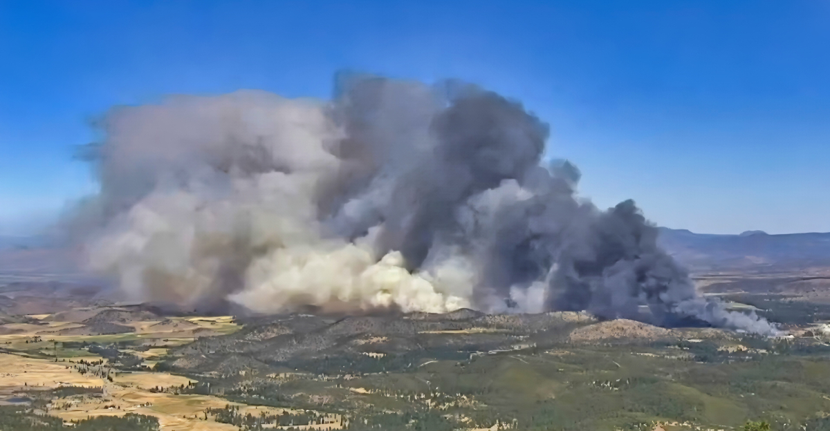 Mount Shasta region orders evacuations as blaze torches Main Street ...